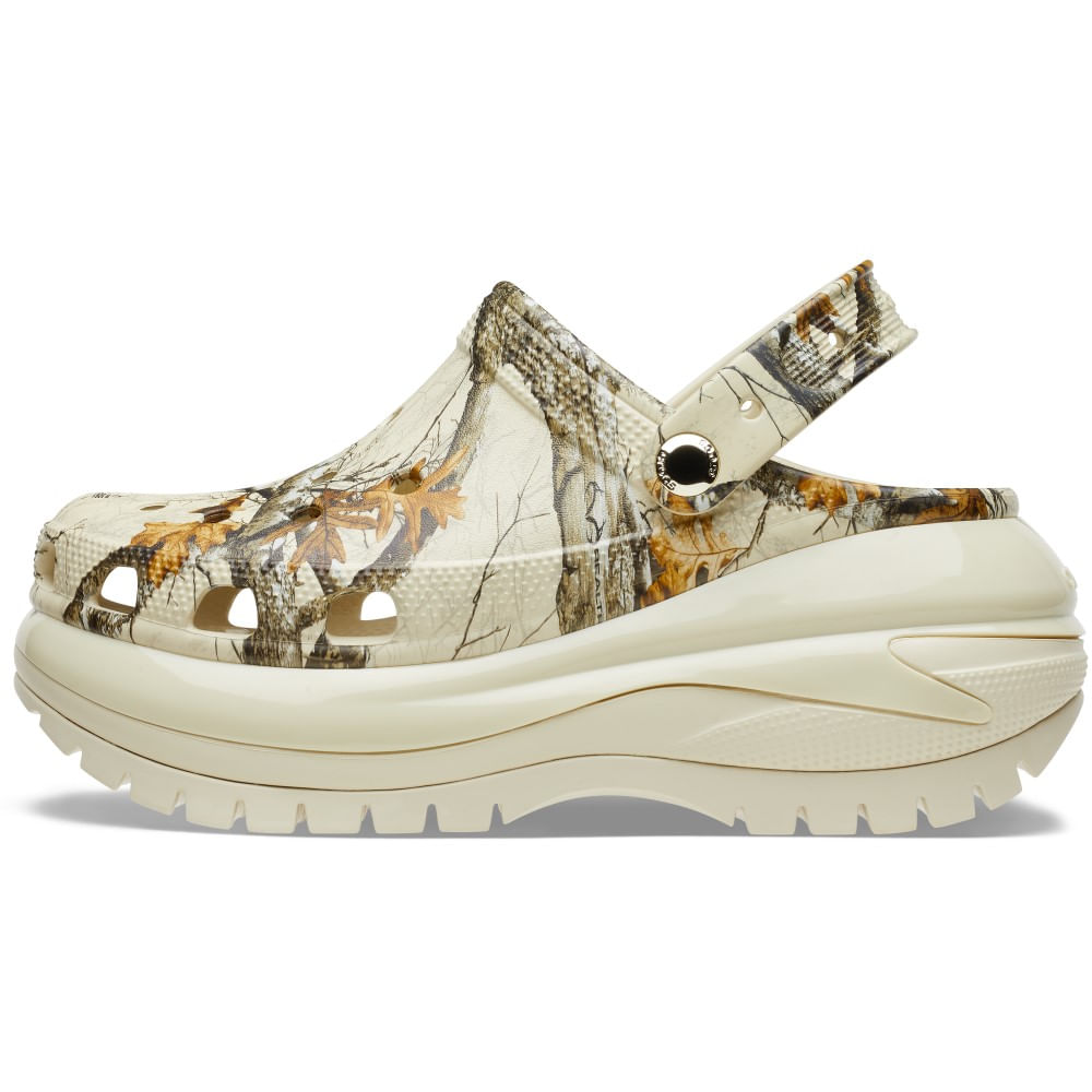 Sandália Crocs Classic Mega Crush Real Tree Clog BONE